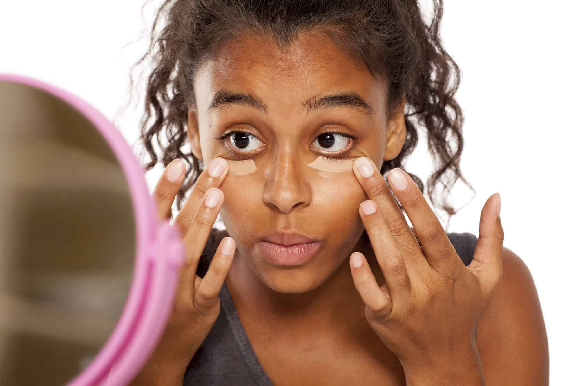 Raccoon Eyes From Tanning - How To Fix And Prevent - Good Looking Tan